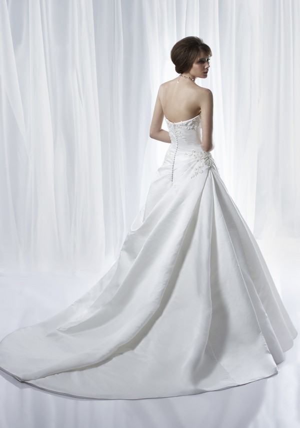 Benjamin Roberts 2282 New Wedding Dress - Stillwhite