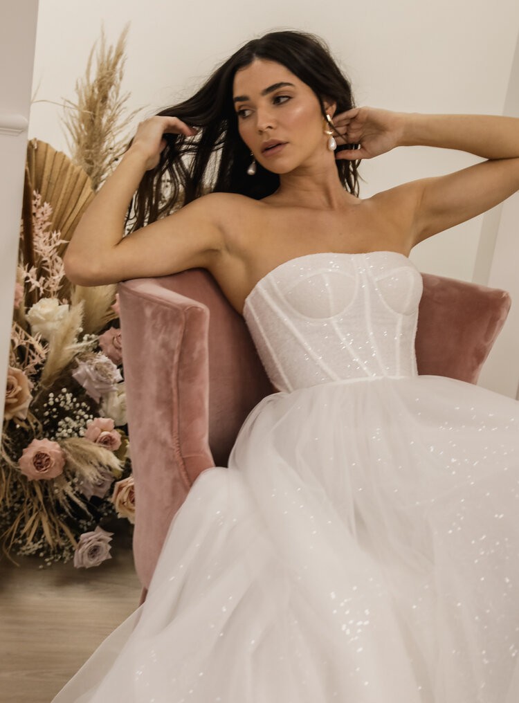 Ella Moda New Wedding Dress Save 75% - Stillwhite