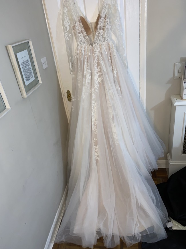 Essense of Australia D2737 New Wedding Dress - Stillwhite