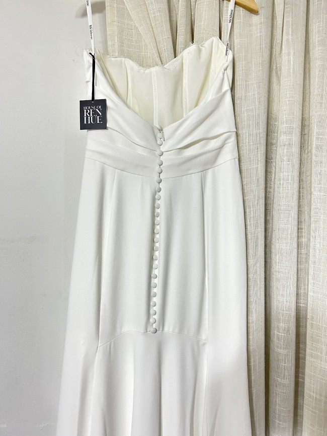 House Of Renhue New Wedding Dress Save 30% - Stillwhite