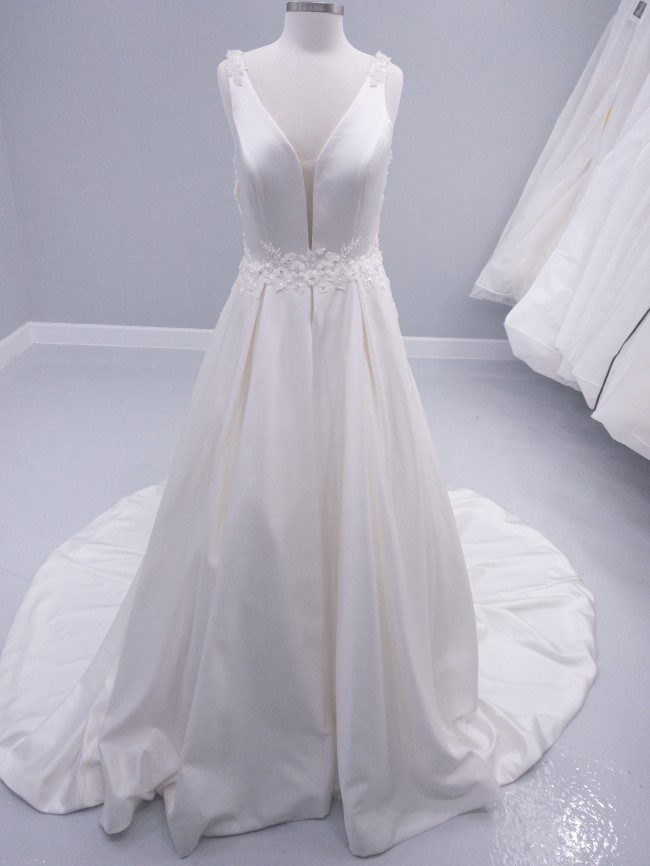 Justin Alexander Rings by Justin Alexander 55056 Sample Wedding Dress ...