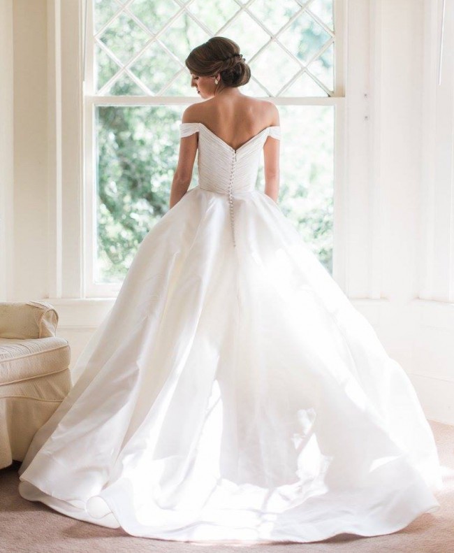 Anne Barge Berkeley Preowned Wedding Dress Save 42% - Stillwhite