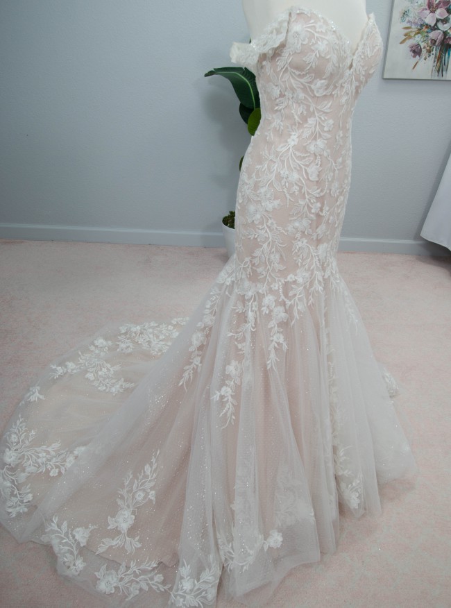 Justin Alexander, Rings by Justin Alexander 55146 Sample Wedding Dress ...