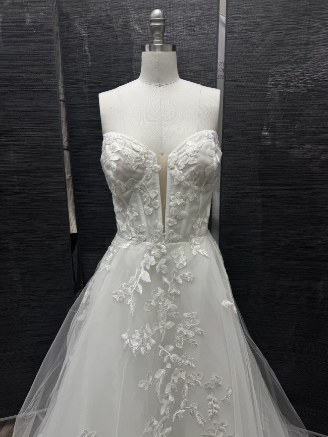 La Curve Beccar , LC0109 Wedding Dress Save 71% - Stillwhite
