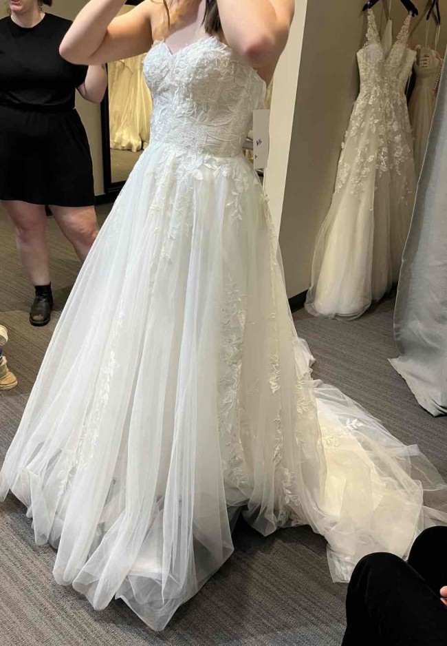 Private Collection, Alli New Wedding Dress Save 30% - Stillwhite