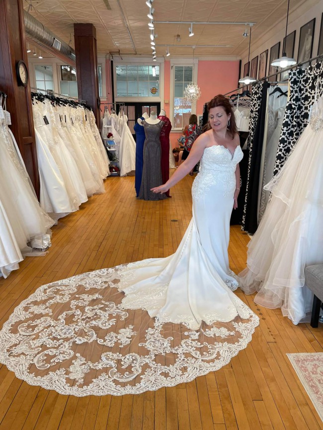 Allure Romance 3311 New Wedding Dress Save 20% - Stillwhite