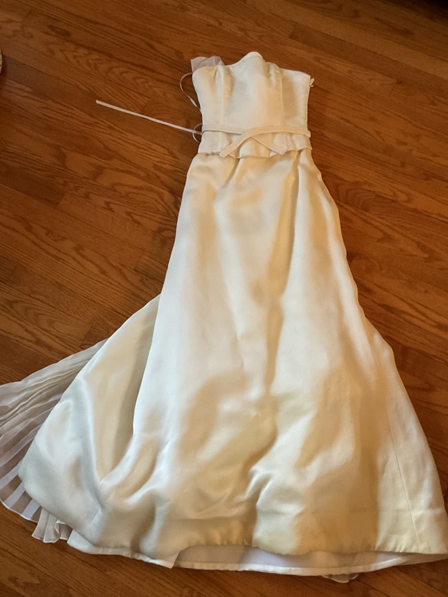 Vera Wang, Custom Made Wedding Dress Save 87% - Stillwhite
