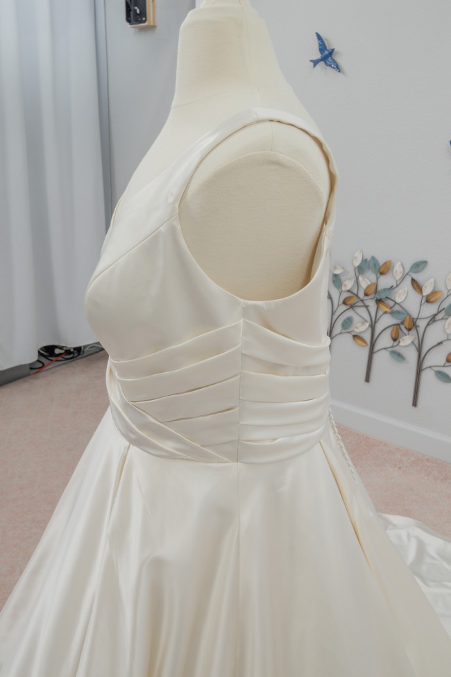 Justin Alexander, Rings 55087 Sample Wedding Dress Save 63% - Stillwhite