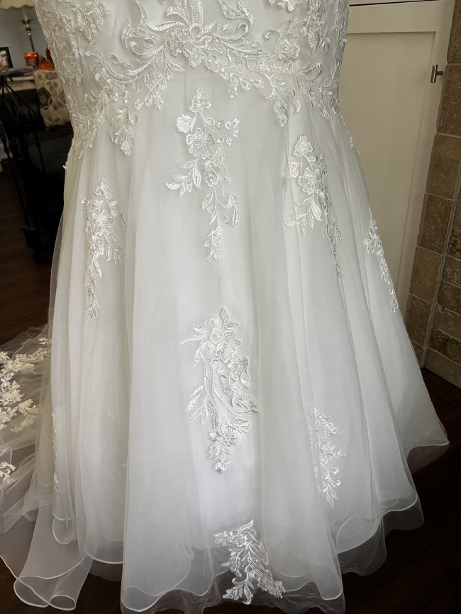 Fit & Flare Sample Wedding Dress Save 35% - Stillwhite