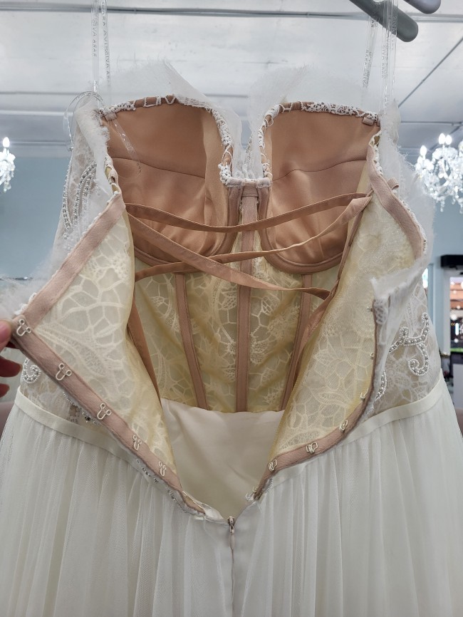 Blammo Biamo Kapelia Sample Wedding Dress Save 30% - Stillwhite