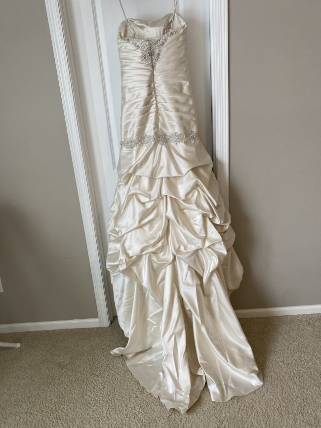 Essense of Australia Wedding Dress - Stillwhite